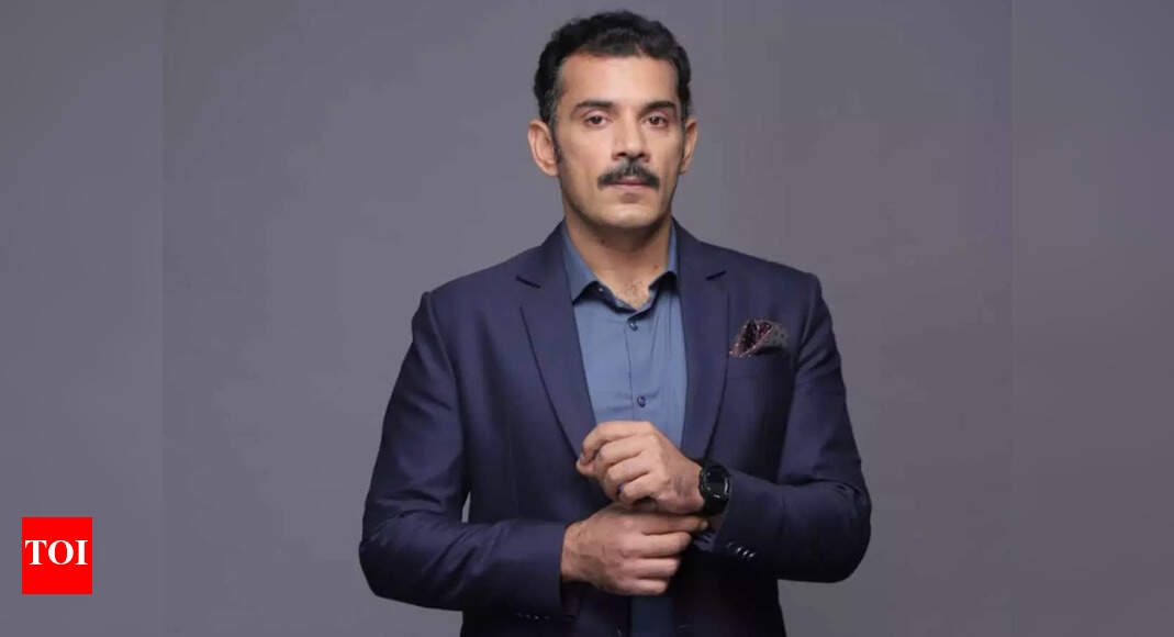 Class actor Chandan K Anand: Some people have tried to push me into ...