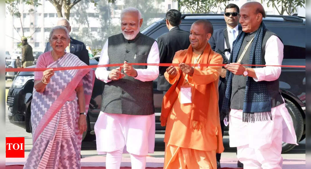 Pm Modi: World slowing, but India on ‘path of speed & scale’: PM Modi ...