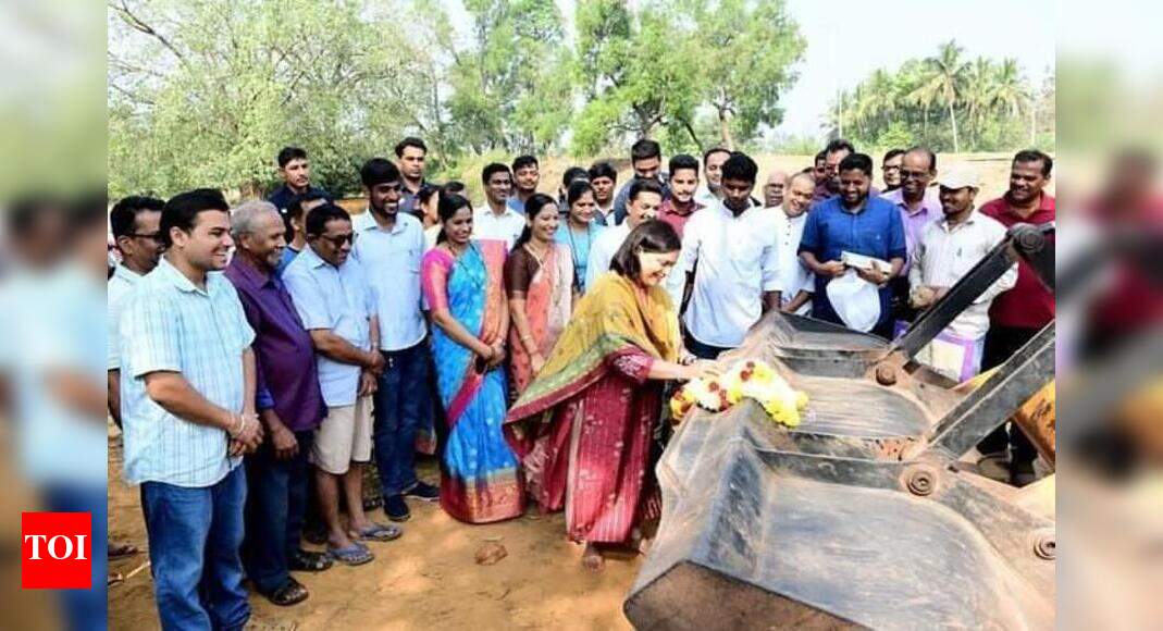 Deviya unveils works to boost Poriem’s roads | Goa News - Times of India
