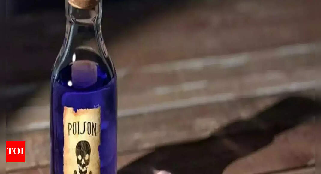 Pune man throws daughter into canal to die, downs poison | Pune News ...