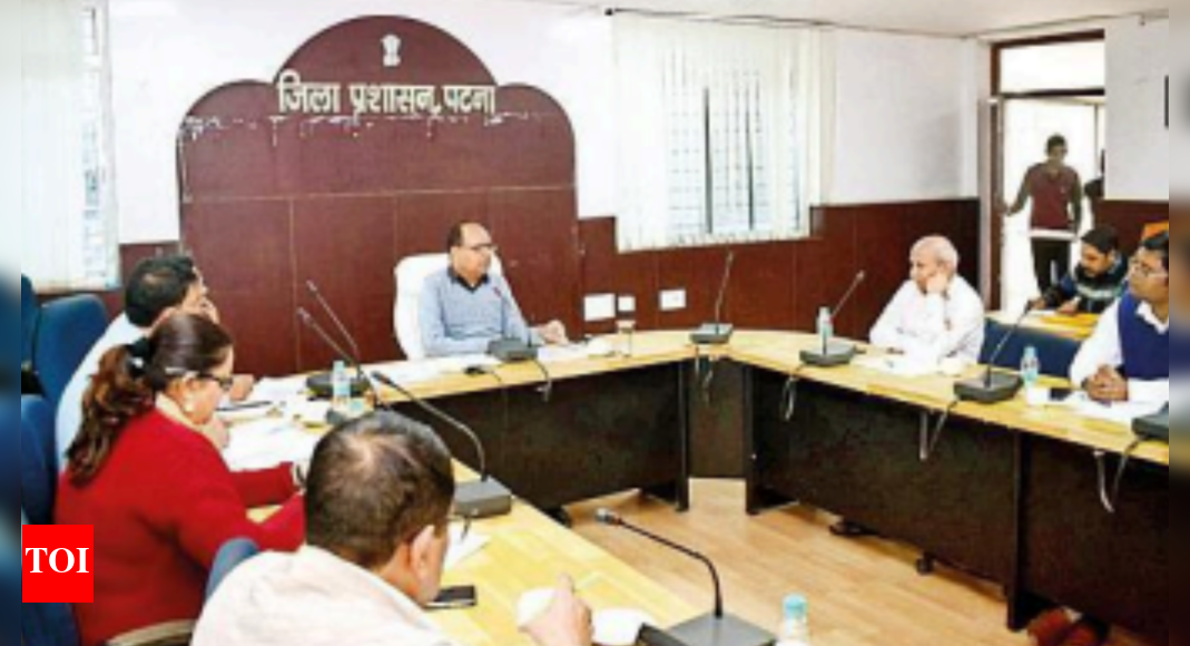 Patna DM urges officials to speed up metro rail project work | Patna ...