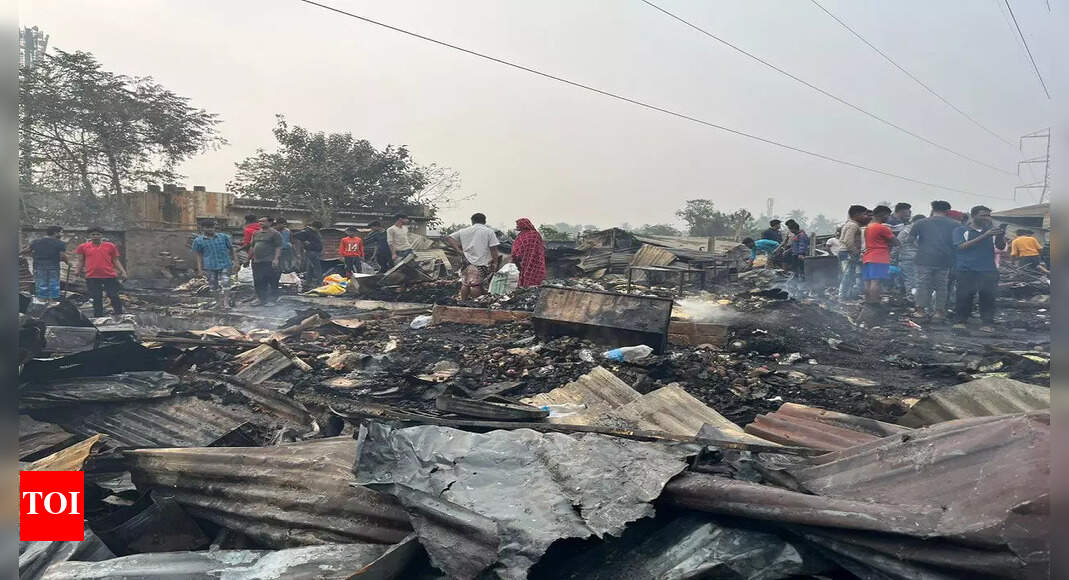 Illegal food stalls gutted in fire in New Town | Kolkata News - Times ... Illegal food stalls gutted in fire in New Town | Kolkata News - Times ...