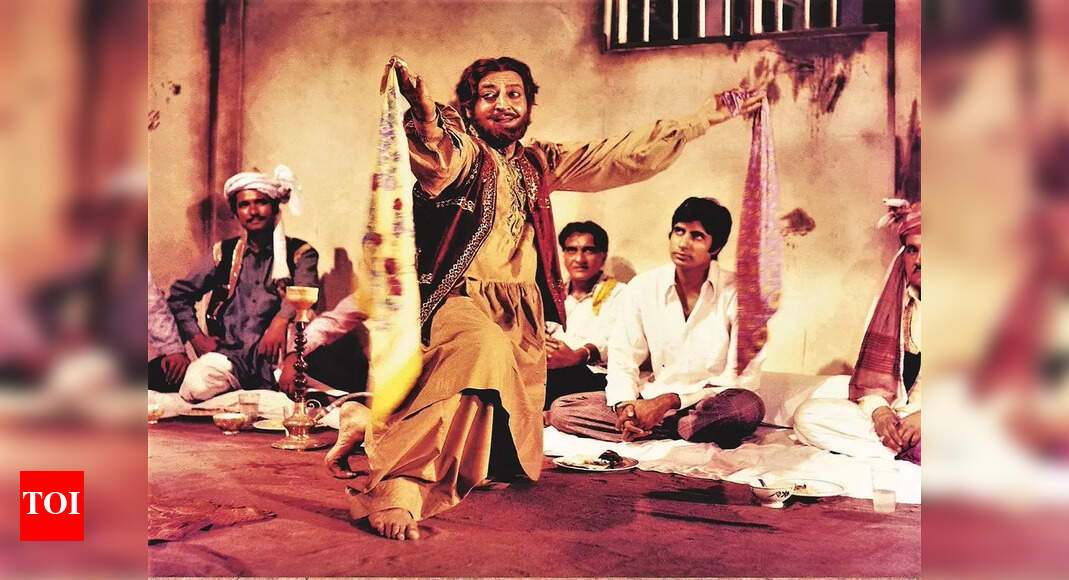 Throwback: Pran was the rare actor with superhit songs | Hindi Movie ...
