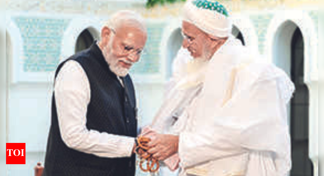PM Narendra Modi met Dawoodi Bohras for political gain: Uddhav ...