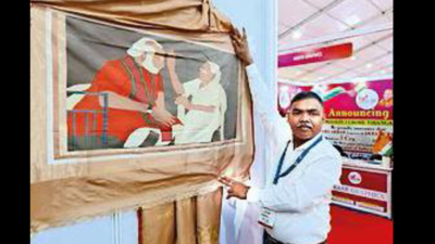 Narendra Modi: PM Narendra Modi's bond with his late mom gets a ...