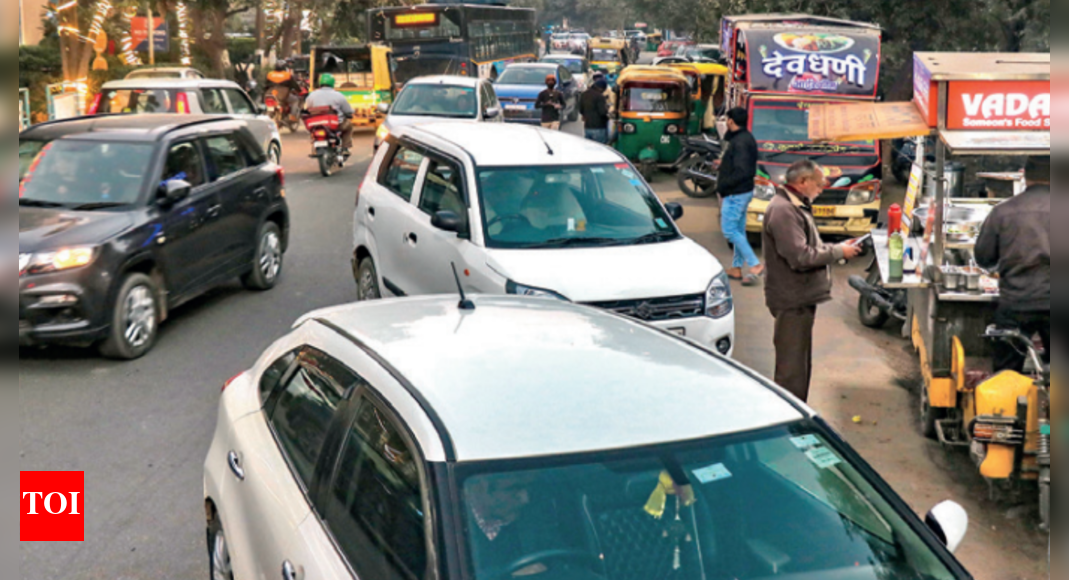 Illegal car park in Gurgaon chokes Rezang La Chowk stretch, residents ...