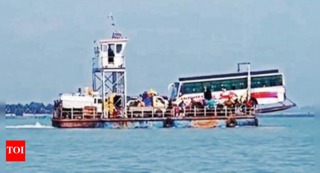 Chilika: Vessel gets stuck in Chilika, 100 remain stranded for hours in ...