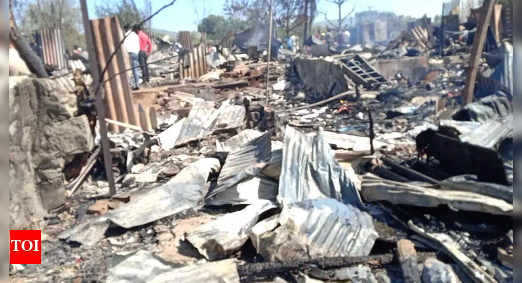 1 killed as fire breaks out in slums of Mumbai's Malad | Mumbai News ...