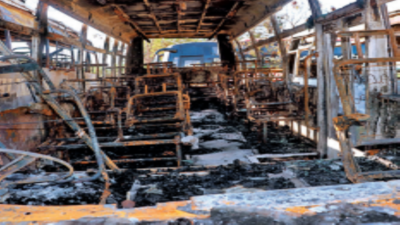 Kukatpally: Three buses destroyed in fire at Kukatpally in Hyderabad ...