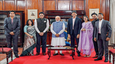 Modi: PM Narendra Modi meets actors, cricketers, startup biggies over ...