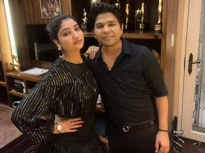 Ankit Tiwari’s wife Pallavi recalls their special love story this Valentine’s Day - Times of India