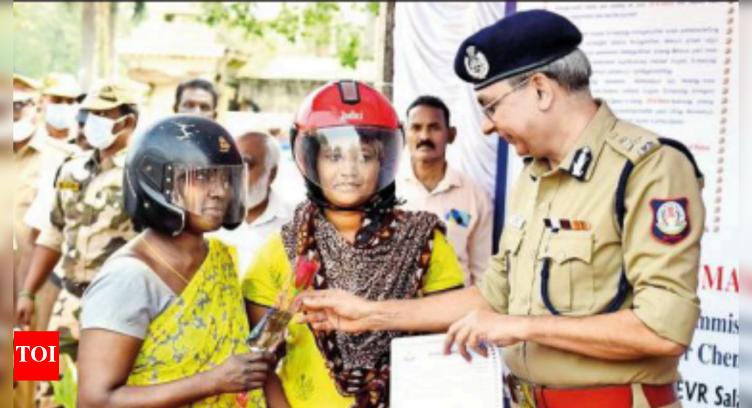 Pillion riders in Chennai wearing helmets get certificates of ...