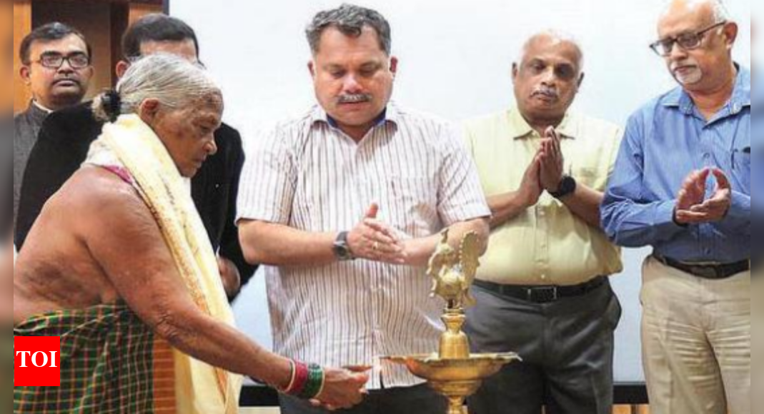 Nilesh Cabral: Nilesh Cabral urges Goa students to monitor climate ...