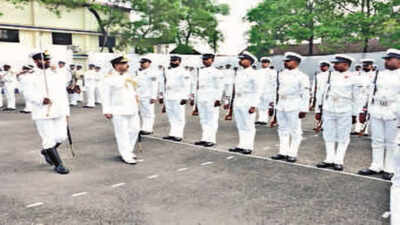 Kochi: Passing out parade of assistant commandants of CG held in Kochi ...
