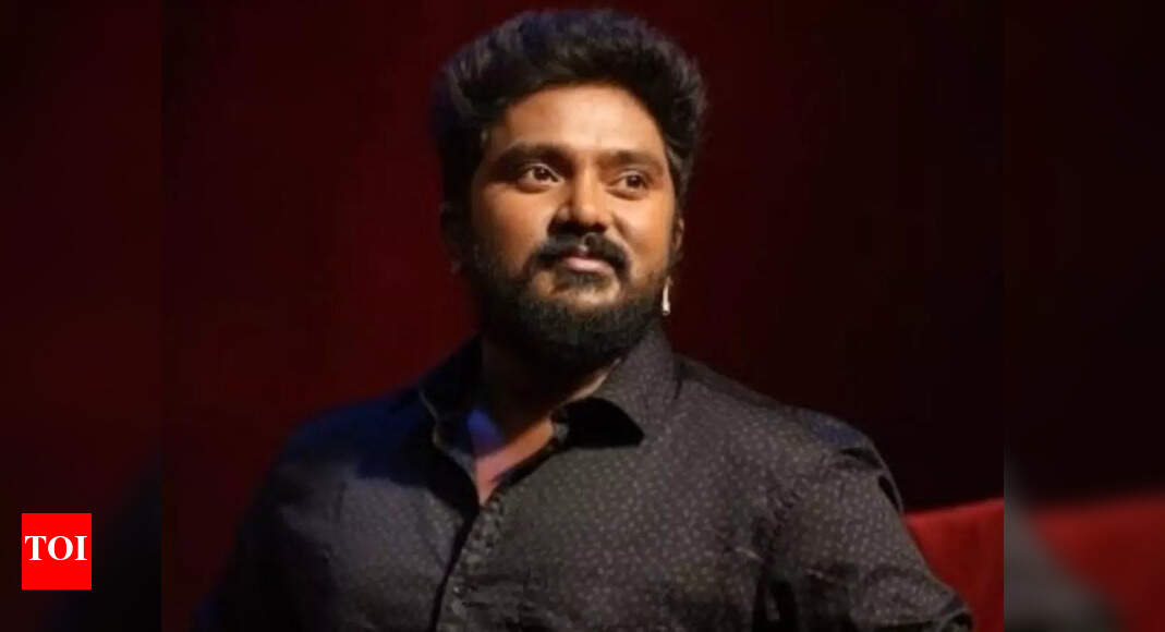 Bala Saravanan surprises his wife with a luxurious gift on Valentine's ...