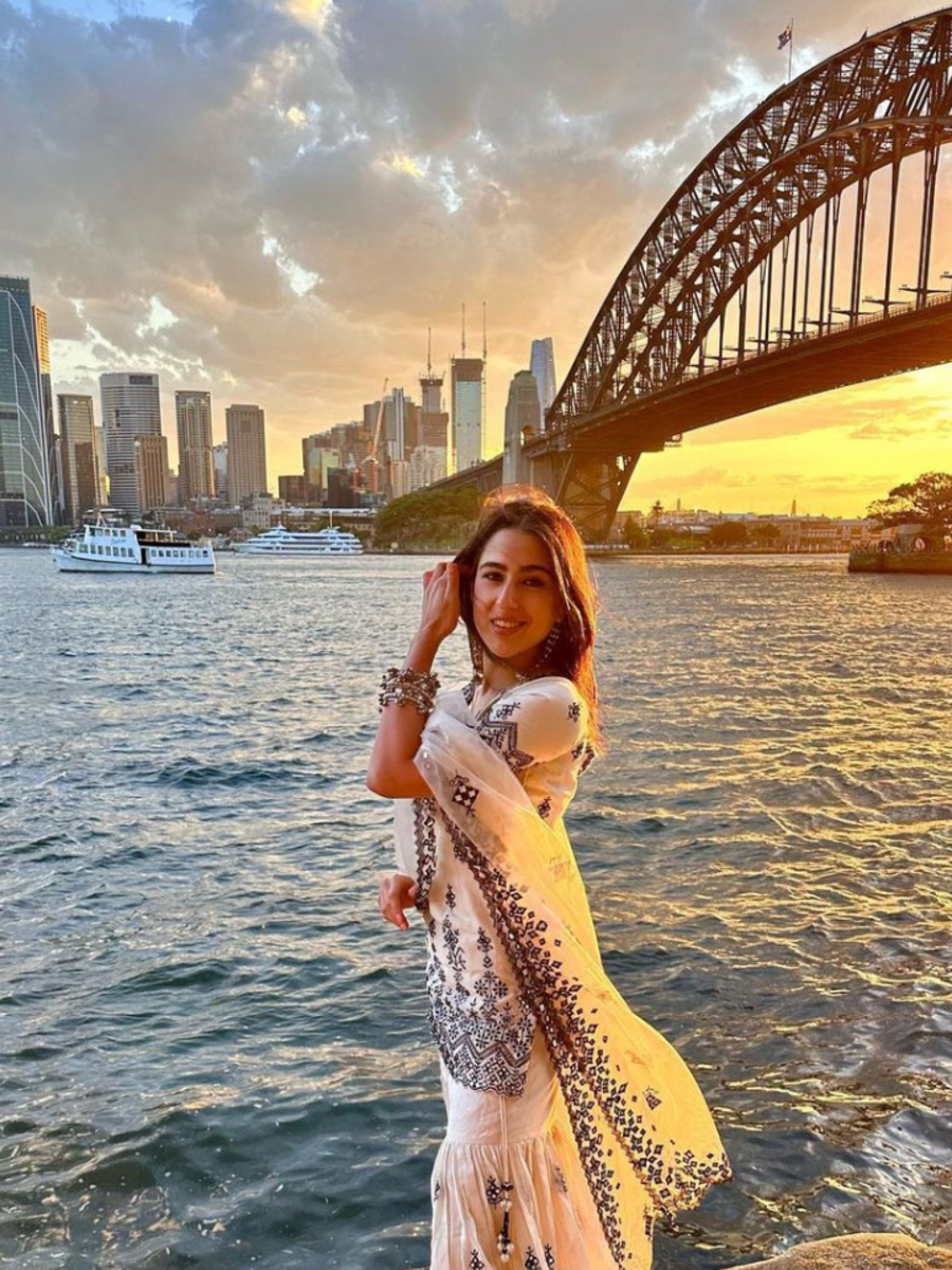 Slay sharara set in Australia like Sara Ali Khan | Zoom TV