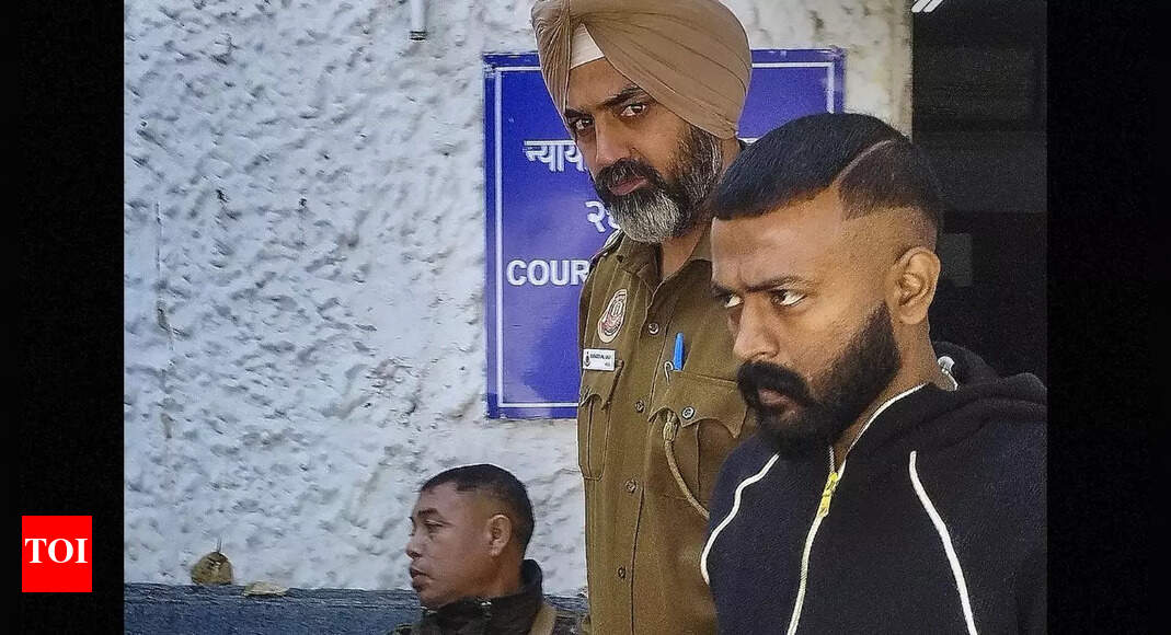 ED arrests Sukesh Chandrashekhar in fresh money laundering case | Delhi ...