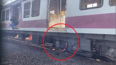 Cr Train Wheel Catches Fire | Thane News - Times of India