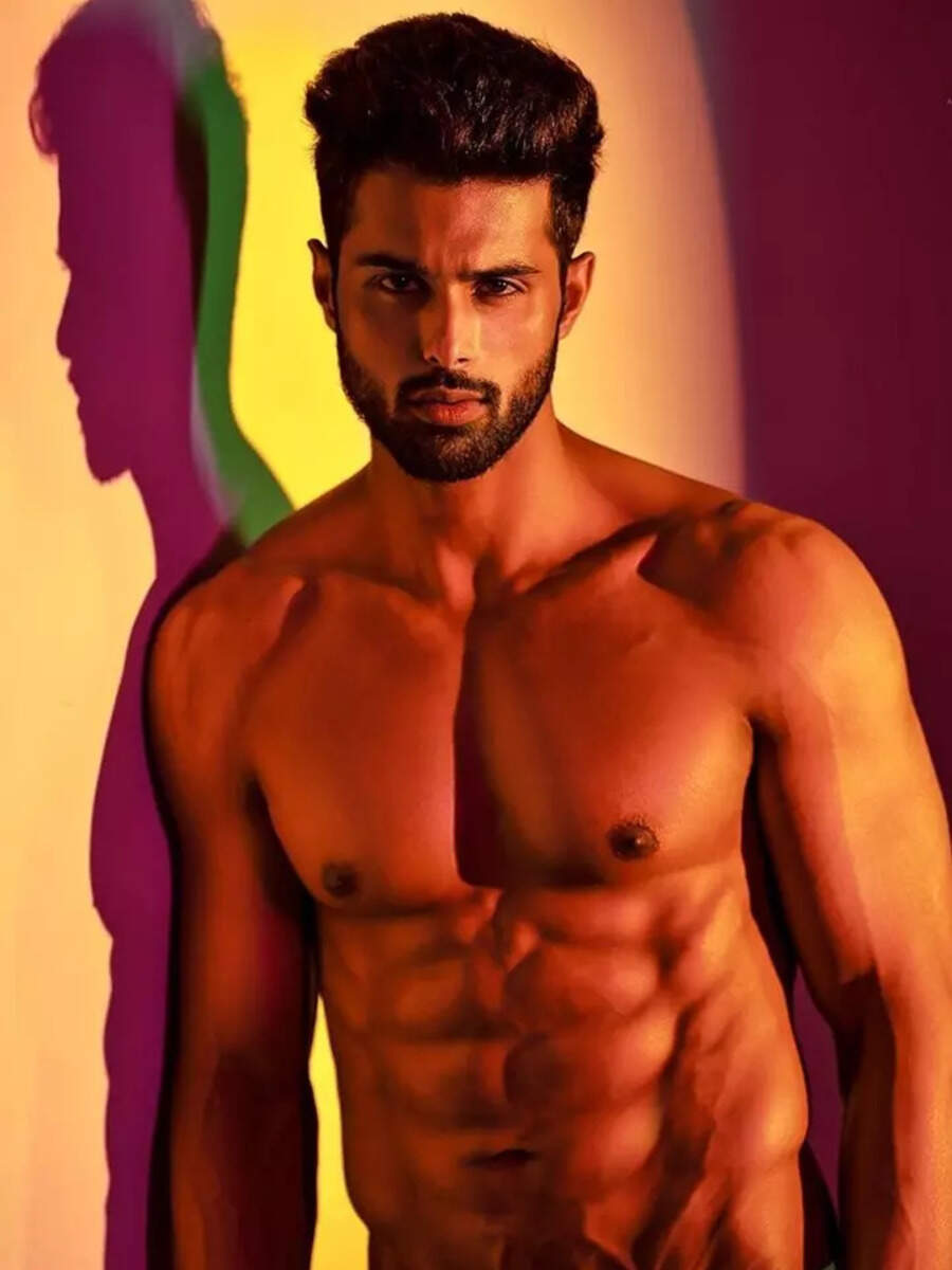 Sujo Mathew Sets The Temperature Soaring With His Shirtless Pics