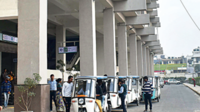 Soon, e-rickshaws will take you home from 16 Aqua Line stations in ...