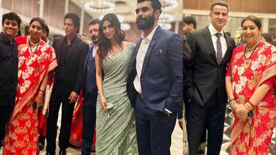 Smriti Irani’s Daughter Reception Photo, Images, Picture, Video: Shah Rukh Khan, Mouni Roy and ...