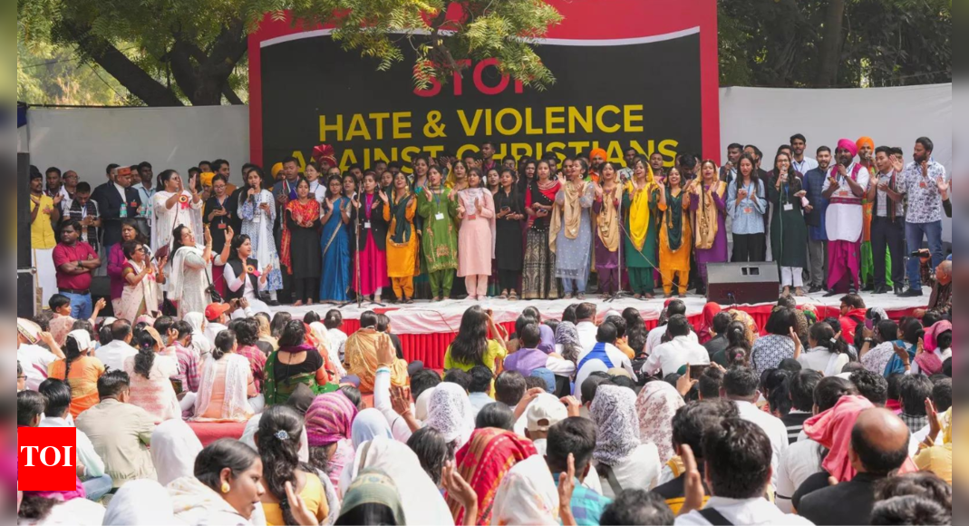 Christians gather at Jantar Mantar in Delhi to protest against 'attacks ...