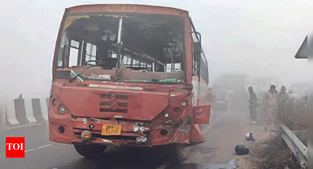 Dense fog leads to vehicle pile-ups in Meerut zone | Meerut News ...