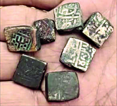 Villagers Find Mughal Coins, Share Among Themselves | Bhopal News ...