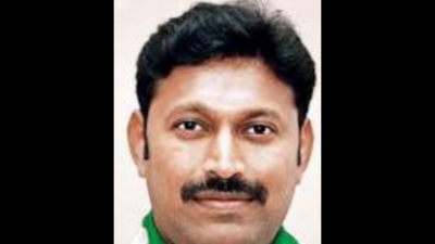 Cbi: CBI to grill Kadapa MP YS Avinash Reddy & father YS Bhaskar Reddy again | Vijayawada News ...