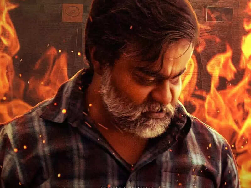 Selvaraghavan receives recognition for his role in 'Bakasuran' from Karthi, Anurag Kashyap, and ...