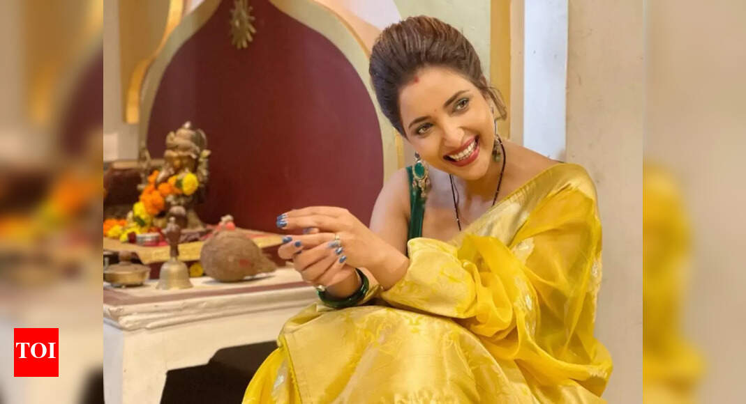 Actress Rupali Bhosle gets emotional and reveals her favorite place from the set of Aai Kuthe ...