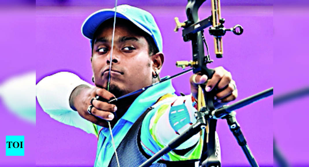 Atanu Back In India Side, No Place For Deepika | Kolkata News - Times ...