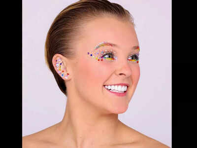 Jojo Siwa to lead horror-thriller movie 'All My Friends Are Dead ...