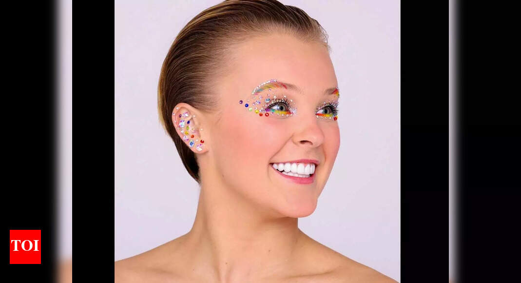 Jojo Siwa to lead horror-thriller movie 'All My Friends Are Dead ...