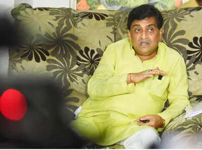 Ashok Chavan: Maharashtra ex-CM Ashok Chavan says he is being spied on ...