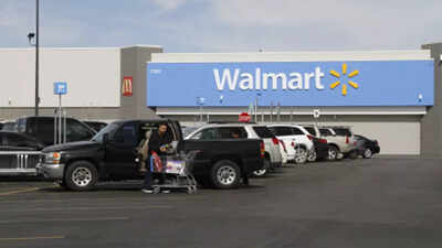 Walmart gets cautious on economic outlook, sees lower 2023 performance ...