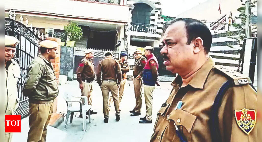 NIA cracks down on terror-mafia-drugs nexus | India News - Times of India