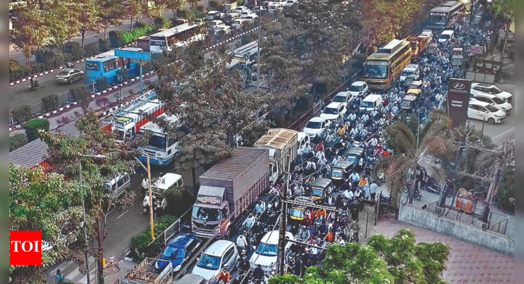 Utter Chaos As Private Buses Stop Entering City | Surat News - Times of ...