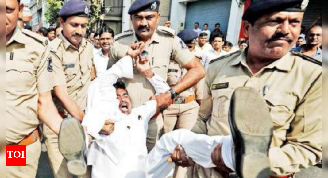 Angry residents hold 'besna' for Hatkeshwar flyover in Ahmedabad ...