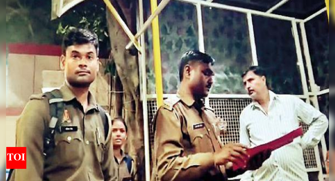 Kanpur Dehat: 'Ka Ba' fame folk singer Neha Singh Rathore in soup for ...