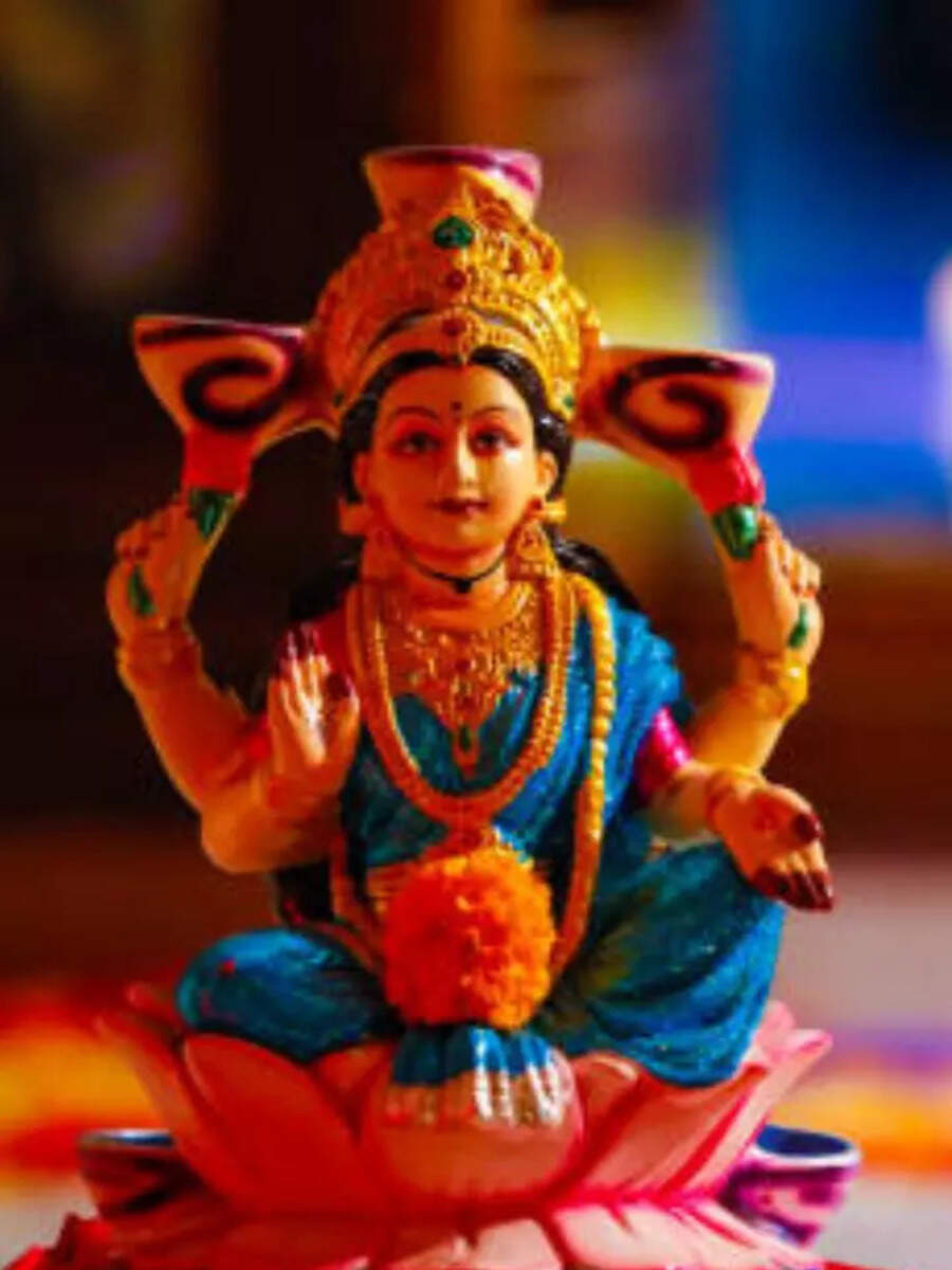 Good Morning Quotes with Goddess Laxmi images to share with friends ...