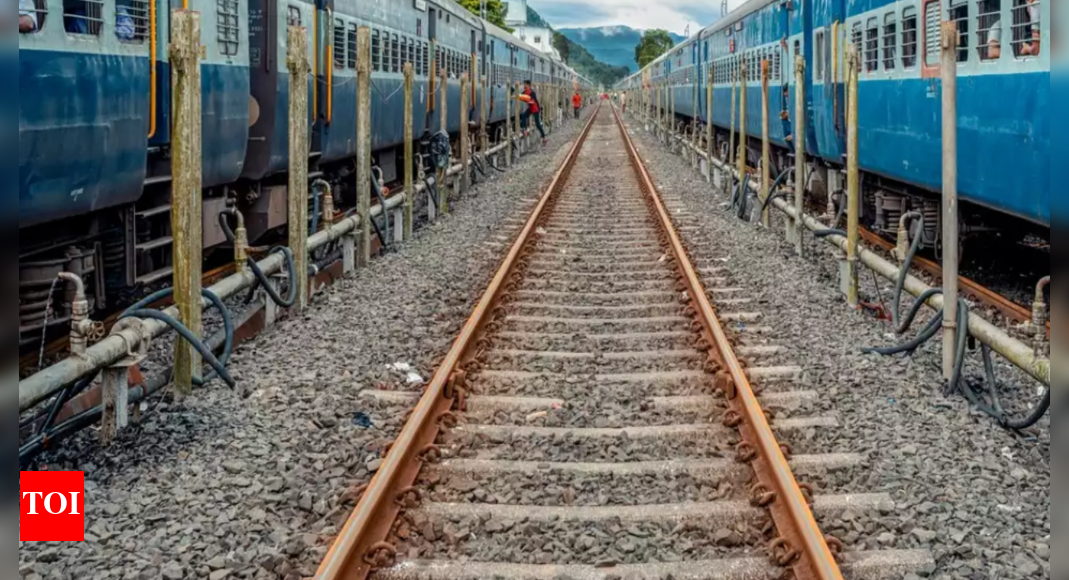 Student run over by train at Palghar | Mumbai News - Times of India