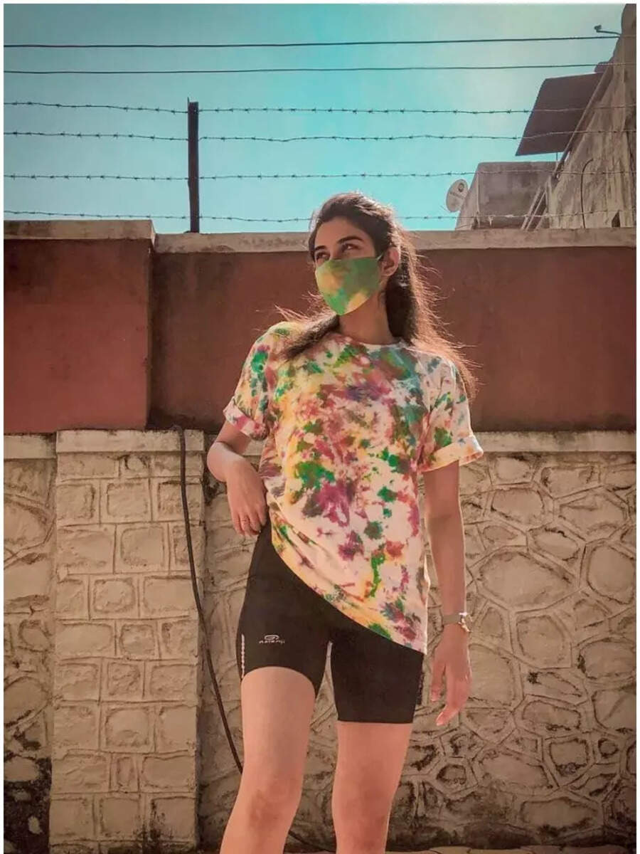 Ten times when 'Agent' actress Sakshi Vaidya revealed herself to a ...