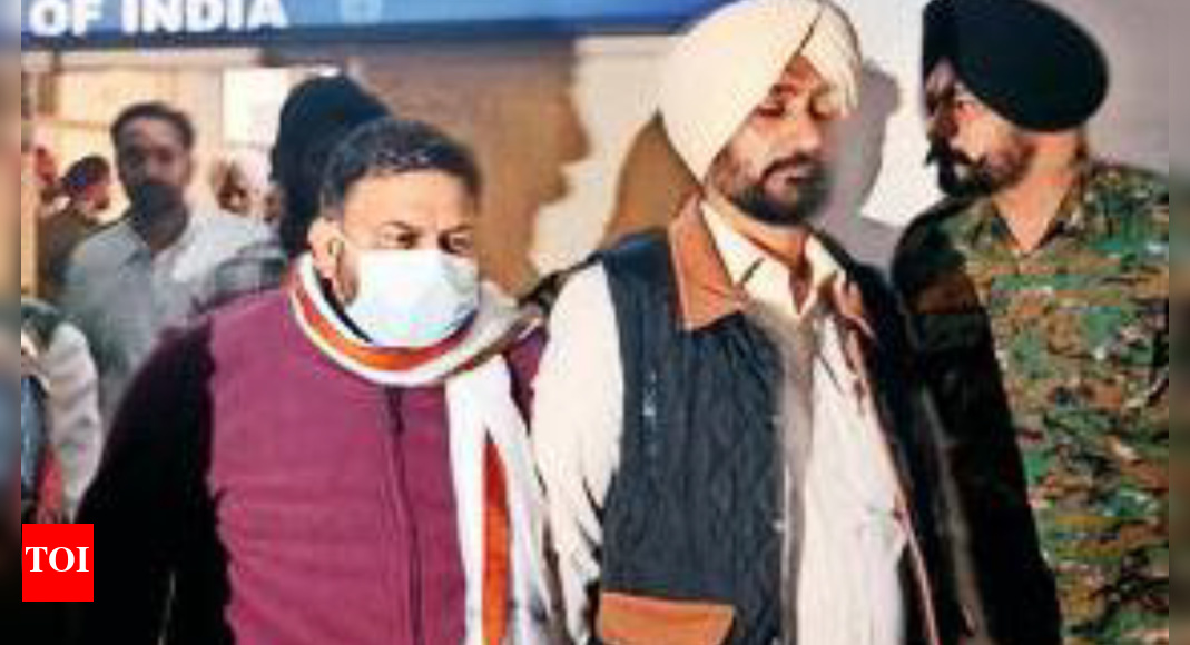 Mla: Punjab AAP MLA Amit Rattan held in bribery case | Chandigarh News ...