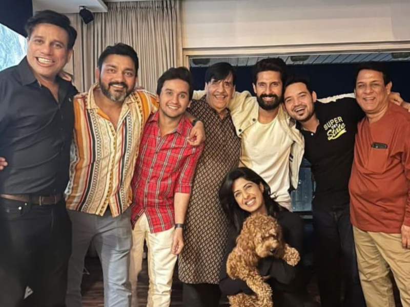 Aishwarya Sakhuja, Ravi Dubey and the cast of 'Saas Bina Sasural ...