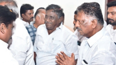 Leaders Mourn Death Of Ops Mom | Madurai News - Times of India