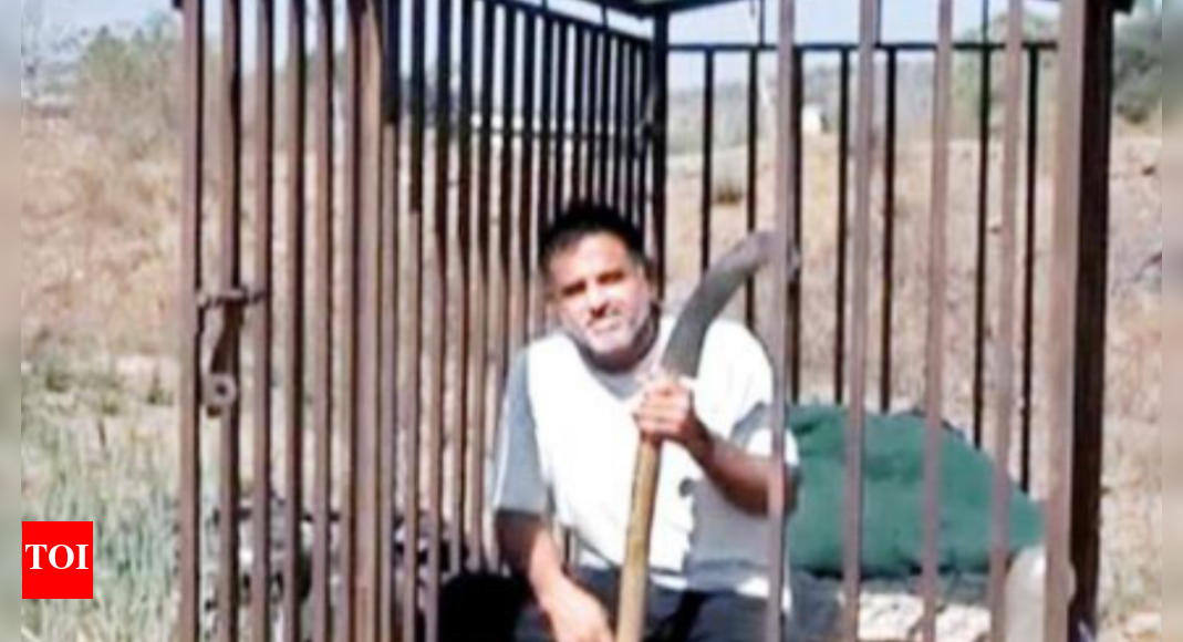 Scared of leopard attack, farmer cages himself in Gujarat's Bhatkota ...