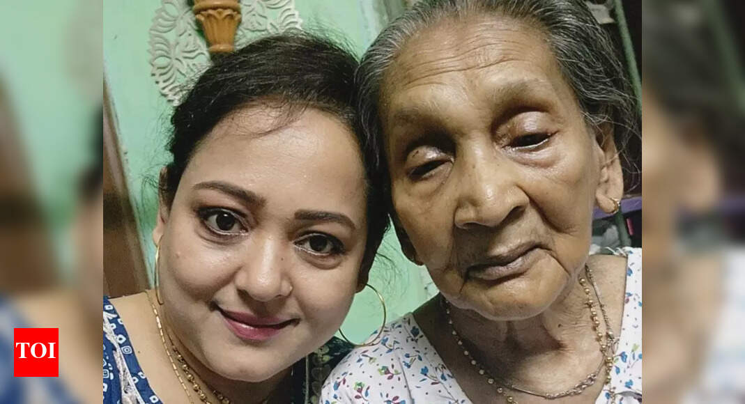 Actress Aparajita Adhya’s mother passes away - The Times of India