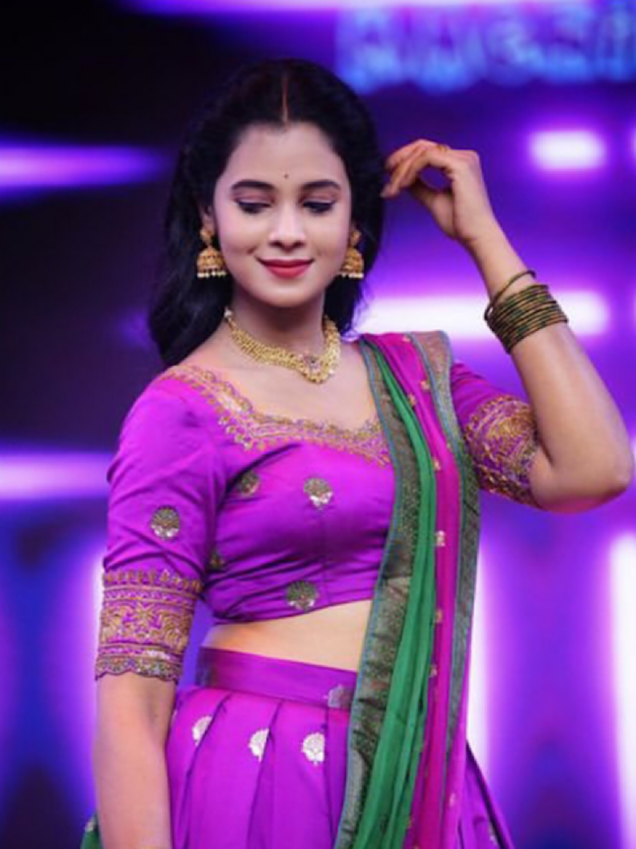 Anusha Hegde’s stunning looks in lehenga | Times of India