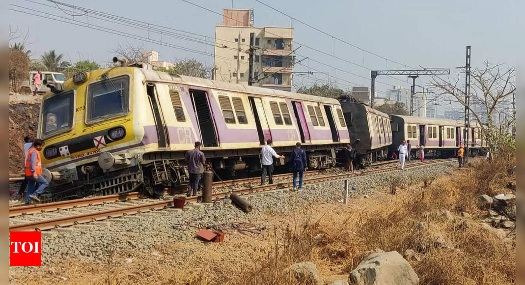 Mumbai Local Train Accident News: Three coaches of local train derail ...